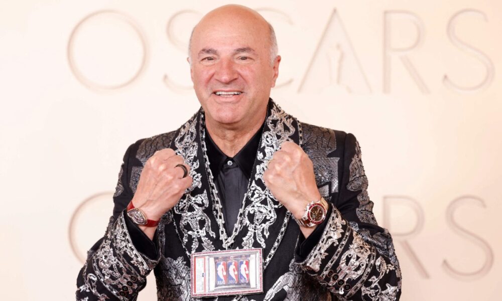 Kevin O’Leary Dons $30 Million Necklace Featuring Kobe Bryant, LeBron ...