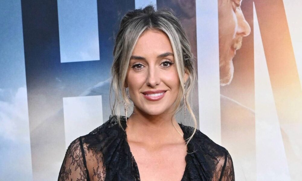 Lainey Wilson is the Daughter of a 5th-Generation Farmer, More Facts ...